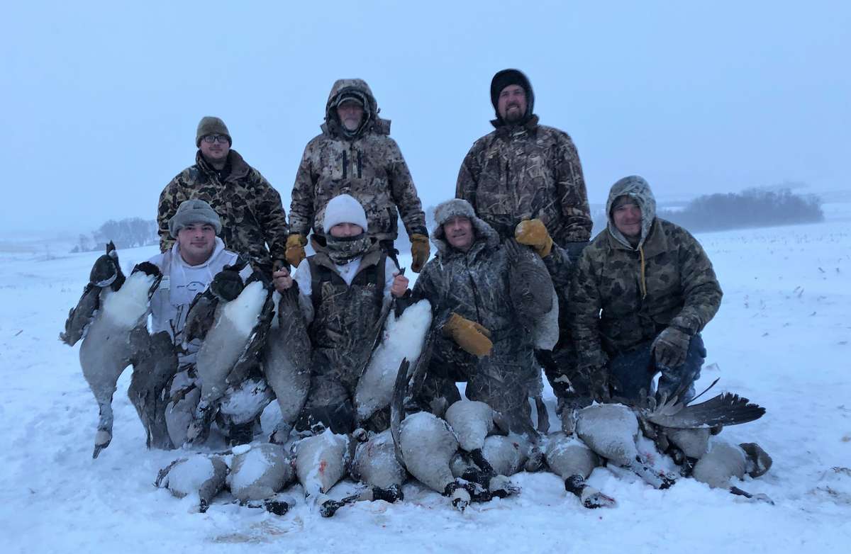 Minnesota Late Season Goose Hunting - Premier Flight Guide Service